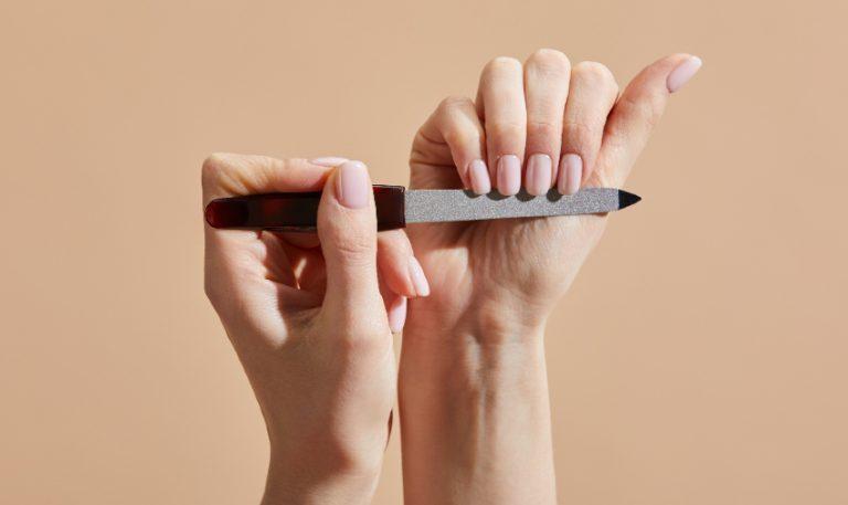 Mit der richtigen Nagelfeile die Nägel in Form bringen | N&BF